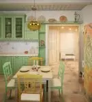 地中海風のキッチンの薄緑色の家具