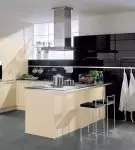 Lytse keuken high-tech mei meubels fan twa kleuren