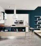 Modre stene v kuhinji High-Tech