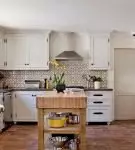 Neliela virtuve
