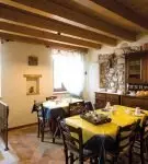 Kitchen na Italiyanci a cikin Tsarin Cafe