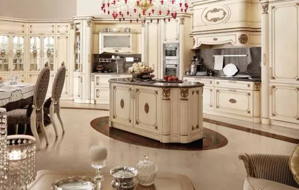 Кухня в стилі бароко з багатим декором