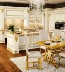 Розкішні меблі в стилі бароко в кухні-їдальні