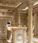 Zlatý dekor v prostorné kuchyně Barokní