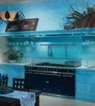 藍色顏色在船舶廚房內部
