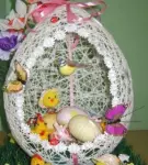 Registrace otvorů v velikonočních vajec od nití