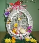 Összetétel húsvéti tojással a szálakból