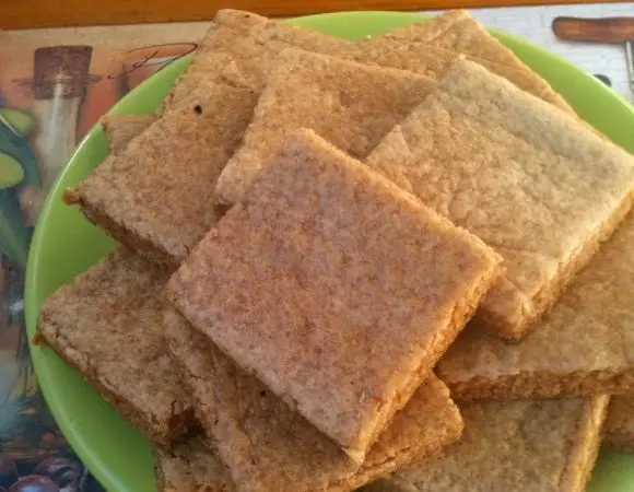 Biscoitos de mel na mão rápida