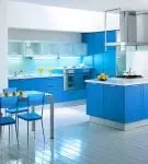 Ljusblå färgmöbler i köket