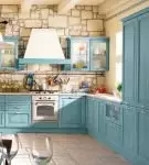 Helder blauwe meubels foar keuken