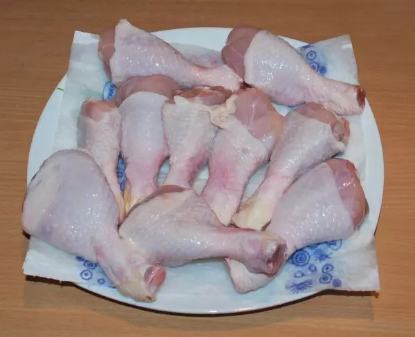 Fırında Katmanlı Bir Hamurda Tavuk Bacakları: Fotoğraflar ve Video ile Adım Adım Tarif