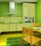 Кухня в жълто-зелена декорация
