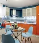 Κουζίνα στυλ με πορτοκαλί ντουλάπια