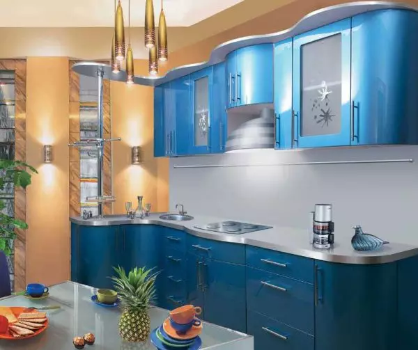 Cuffia da cucina blu in un interno leggero