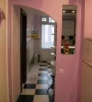 Halvtidsöppning i köket med ljusa golv
