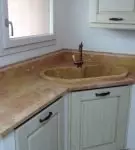 Pencuci sudut yang diperbuat daripada batu tiruan