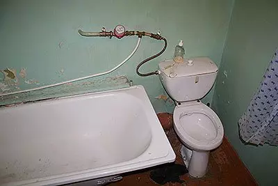 浴室に配管を配置しないこと