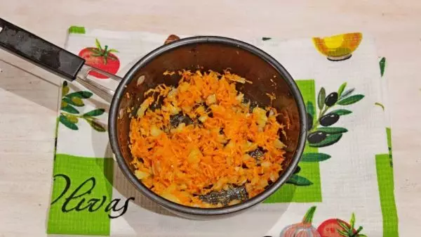 Oignon rôti de légumes et carottes dans le schéma