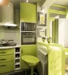 Bar rack de cores de ensalada na cociña