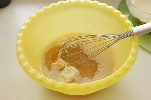 Ulje, margarin, kiselo vrhnje i jaja