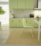 Mobiliario verde claro na cociña