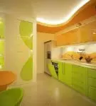 Grün-orange Küche