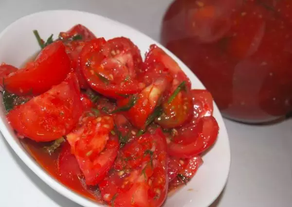 Qış üçün pomidor ilə pomidor - Koreya