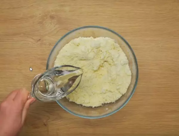 Gentle Apple Pie med Crispy Crust: Steg-för-steg recept med foton och video