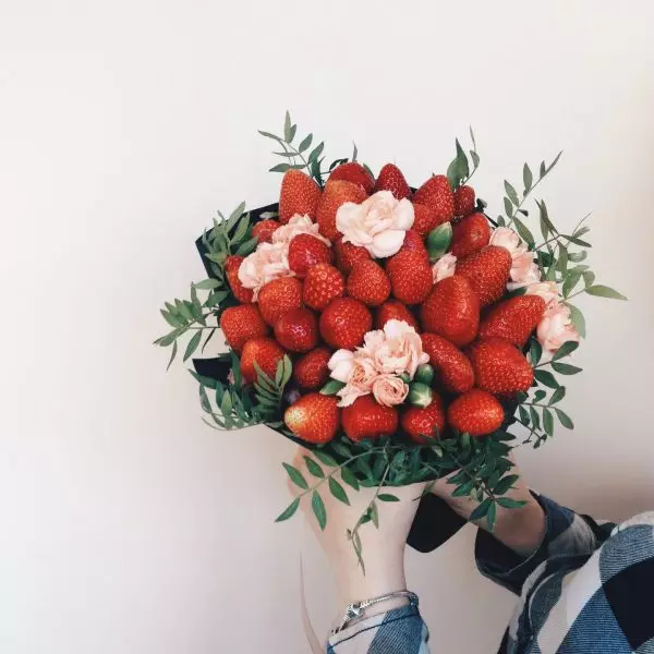 Bouquet yeTrawberry
