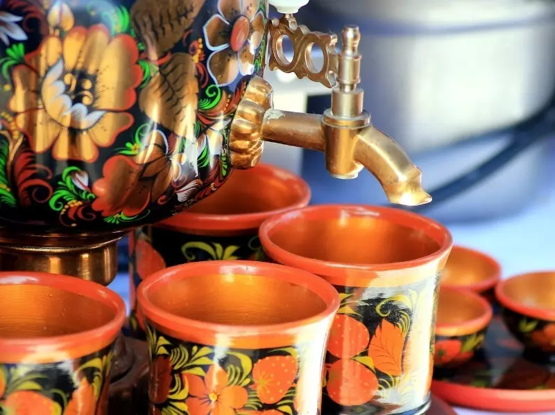 Οι παραδόσεις του ποτού τσαγιού, οι οποίες ήταν εγγενές σε διάφορα κτήματα στην αρχαιότητα