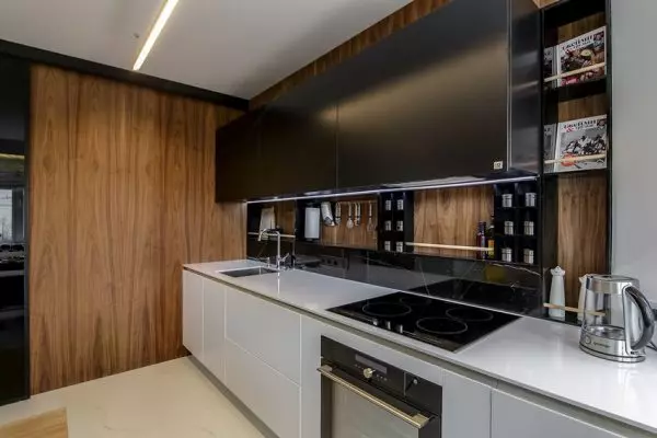 Moderne kjøkken forkle med innebygde hyller