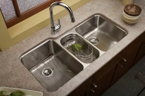 Treaten kitchen sink