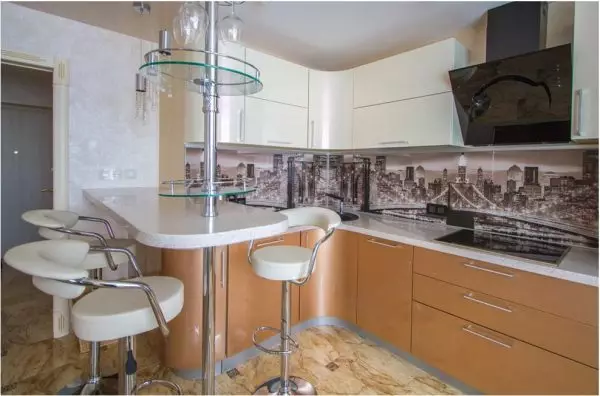 Dapur sudut dengan penghitung bar di interior modern: desain fitur desain, ide foto