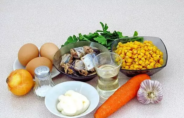 Konservləşdirilmiş Sarahts-dan salatlar: Yumurta, foto və video da daxil olmaqla addım-addım reseptlər