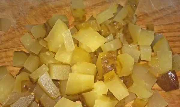 Skiver saltet agurker