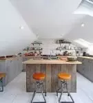 I-Loft Kitchen egumbini le-attic