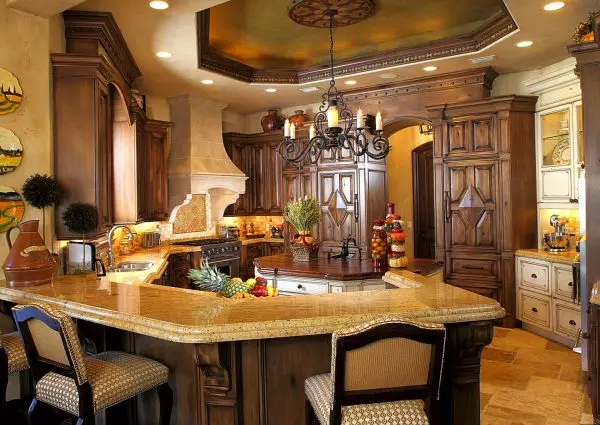 Меблі з фільонками на кухні в східному стилі
