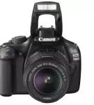 Canon EOS 1100D.