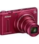 I-Nikon Houlepix S9600.