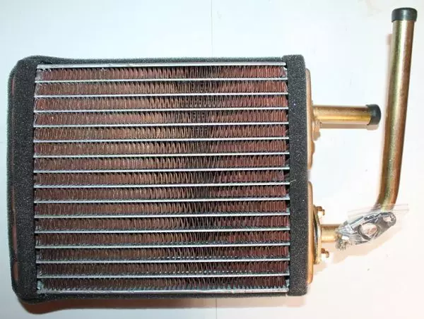 Remplacement du poêle de radiateur VAZ 2107, 2105, 2104: Pourquoi les flux, comment supprimer et installer avec vos propres mains + vidéo 2621_20