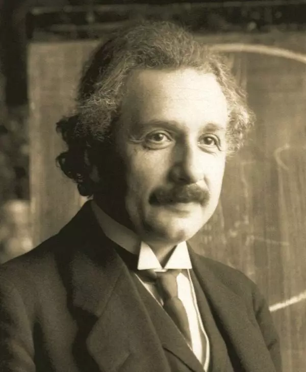 Алберт Ајнштајн