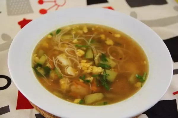 Курыны суп з яйкам: пакрокавыя рэцэпты з фота і відэа