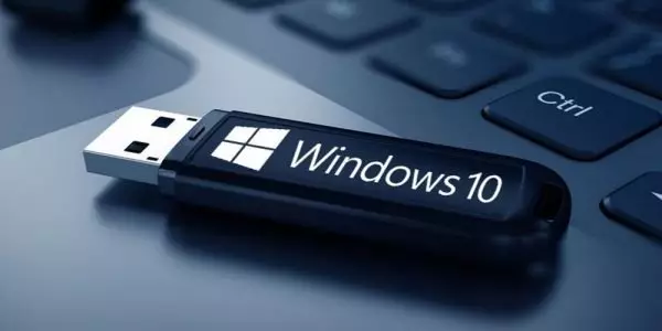 Arrenceu la unitat flash amb Windows 10