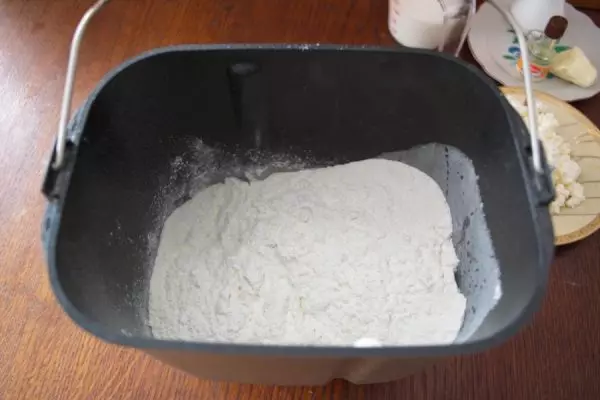 面粉在碗碗里