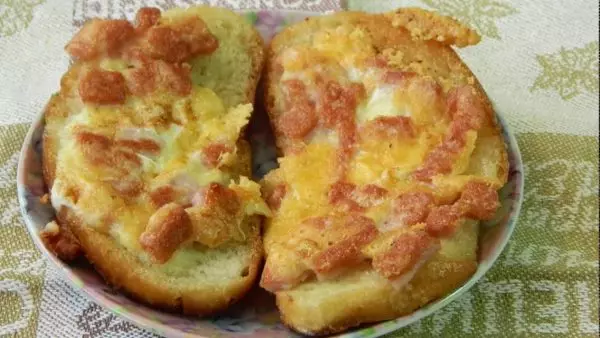 Sándwiches quentes na pota: receitas sinxelas e saborosas con salchicha, queixo, ovo, foto e video