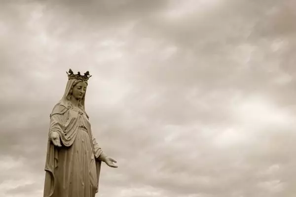 Aanvaarding van die geseënde Maagd Maria in 2019: Watter getal sal wees wat jy nodig het en kan nie op hierdie dag gedoen word nie