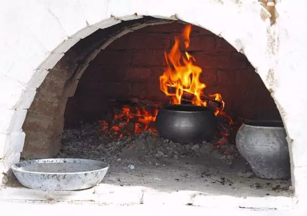 Готвене на храна в руска печка