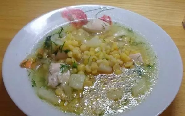 Supu ya supu katika sahani.