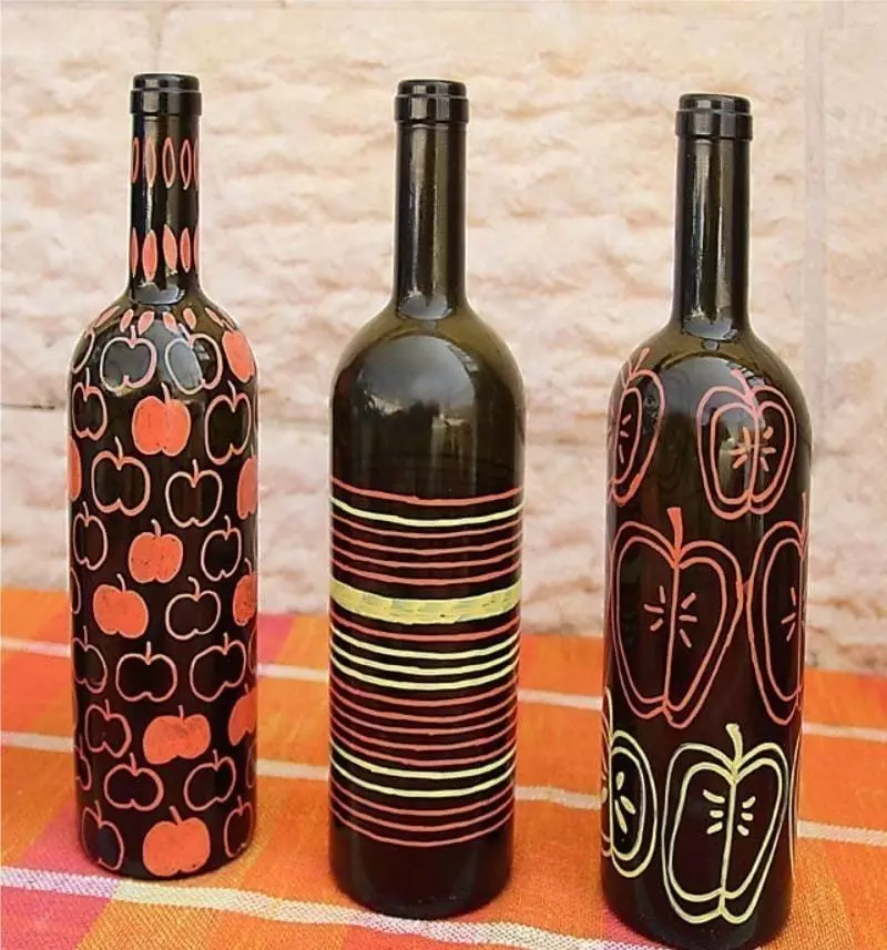 Krāsainas pudeles
