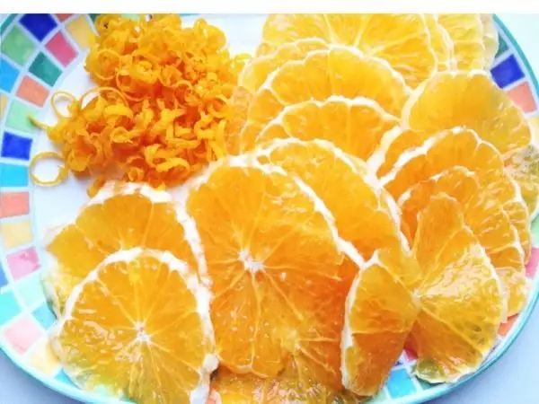 Dilimlenen apelsinler